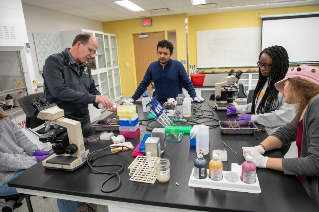 Missouri S&T – eConnection – S&T adds path for medical laboratory scientists