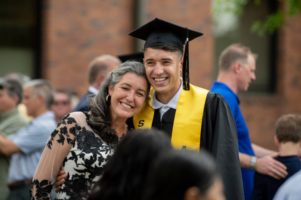 Missouri S&T – eConnection – Commencement moves to three ceremonies ...
