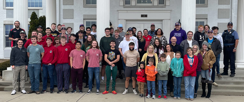 Missouri S&T – eConnection – Police and fraternities adopt family for ...
