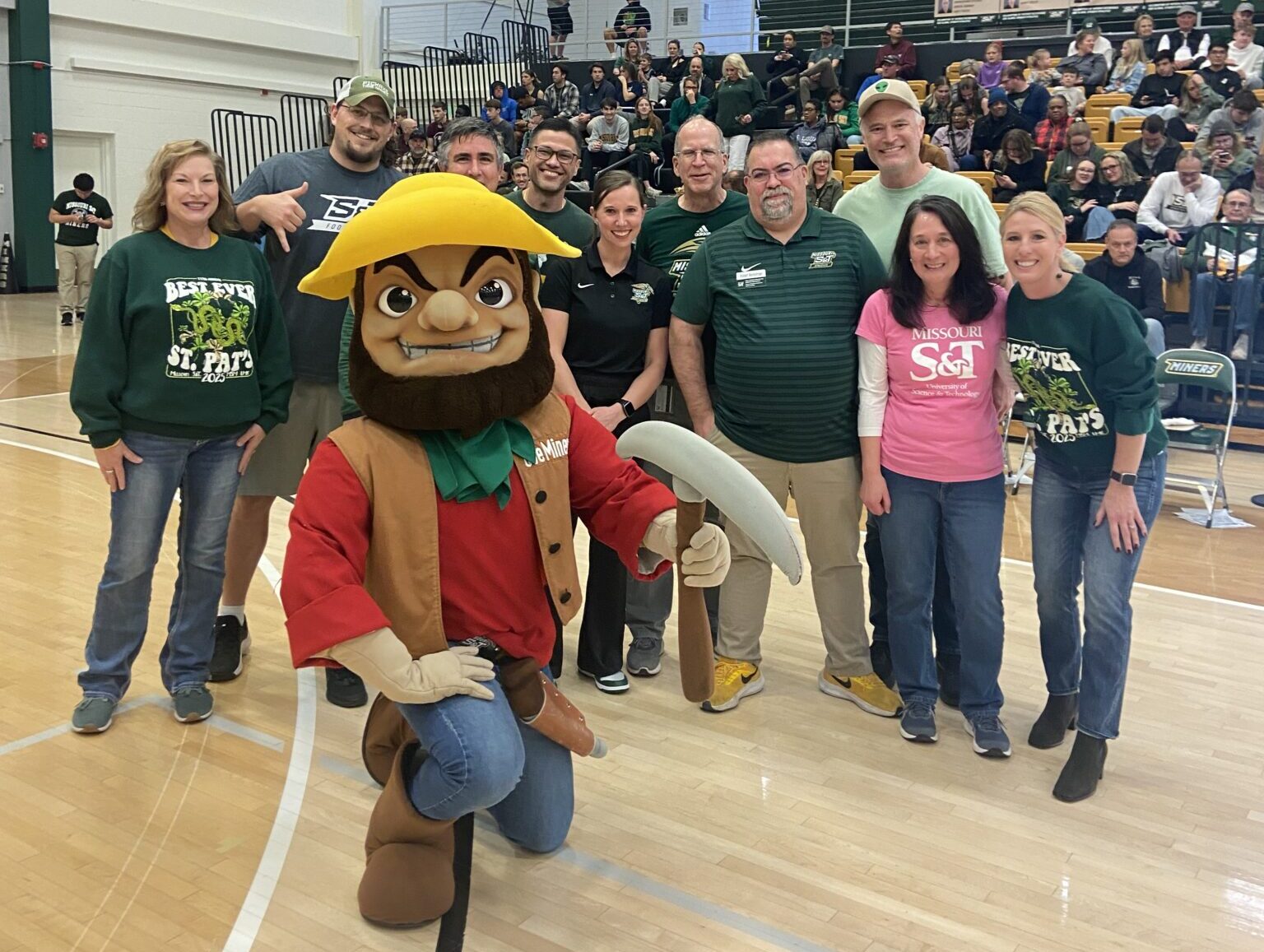 Missouri S&T – eConnection – Pack the gym: Faculty and staff invited to final home games